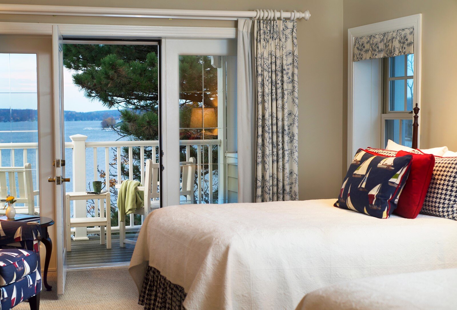 Lake View Hotel Accommodations in Lake Geneva, WI | The Geneva Inn